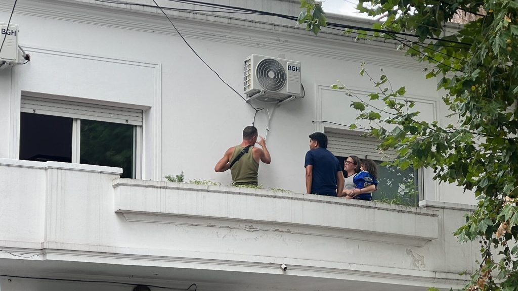 Apagón masivo en el AMBA: reportan cortes de luz en varios barrios de ...