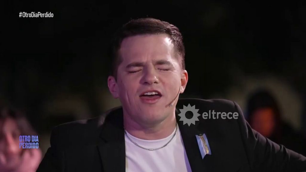 Nahuel Pennisi celebró con Mario Pergolini el 25 de mayo cantando en el ...