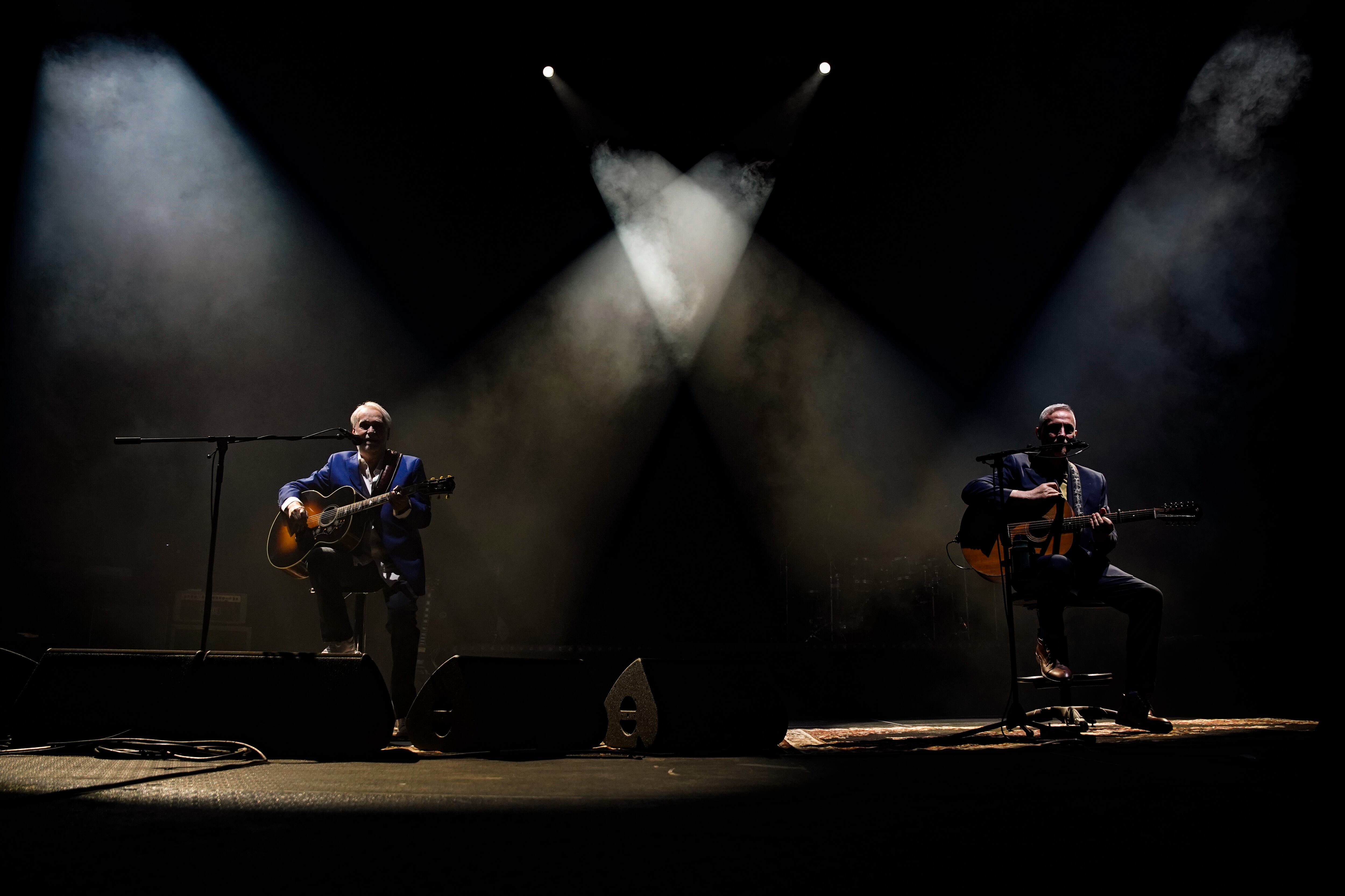 David Lebón y Pedro Aznar desbordaron de emoción la primera noche del ...
